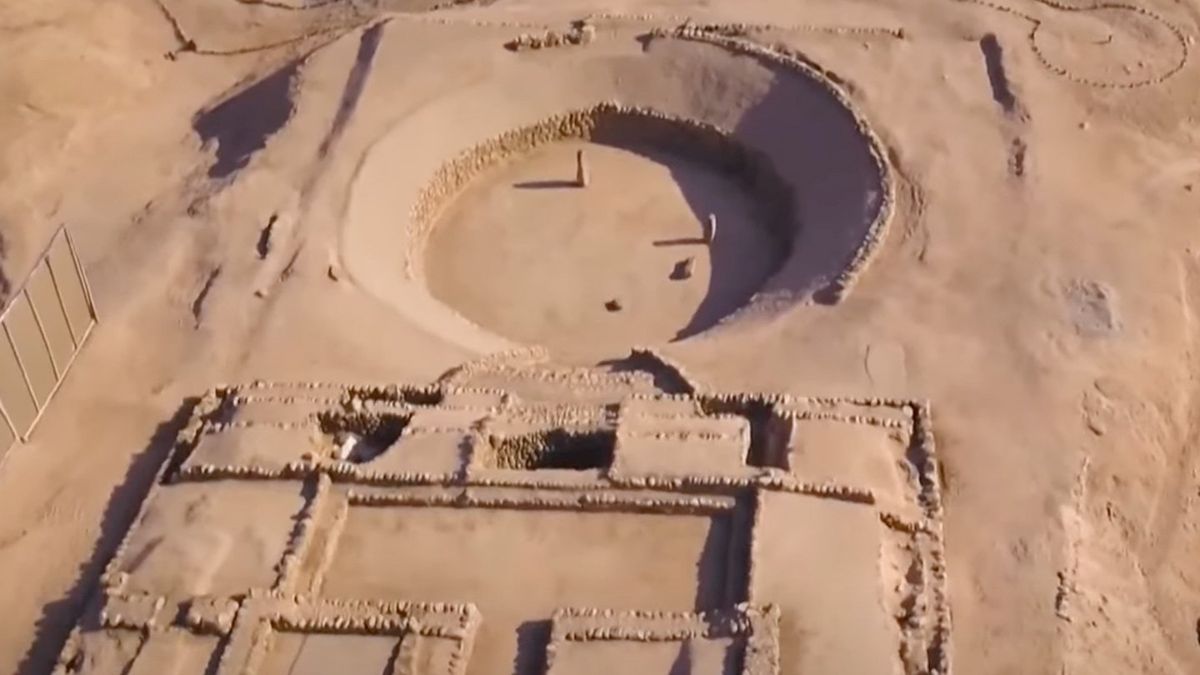 Archaeologists discover 3,500-year-old lost city hidden in Peru that ...