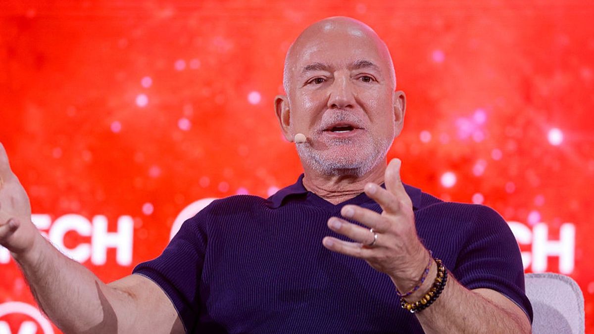 Jeff Bezos slams Washington Post business staff as 'terrible' in new report