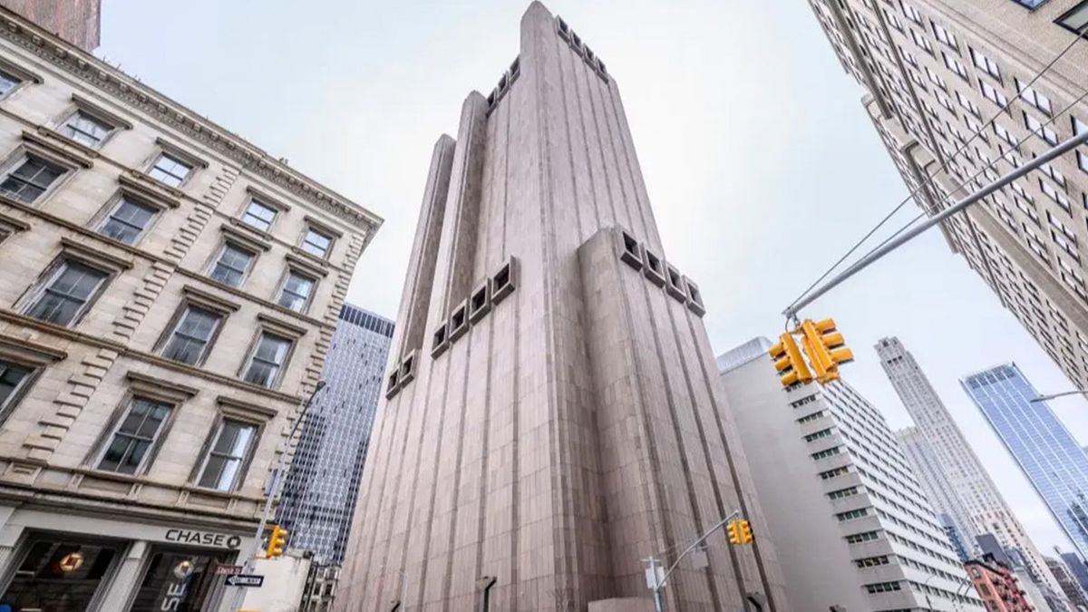 'Dark secret' behind eerie 29-storey windowless New York skyscraper