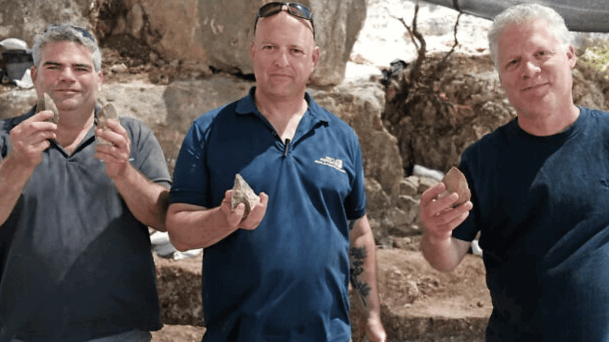 Archaeologists make remarkable discovery inside 'time capsule' cave ...
