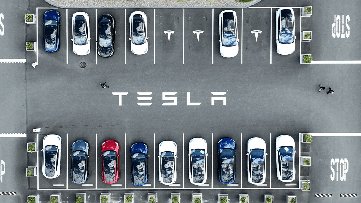 Tesla engineer claims he was fired after criticizing controversial post ...
