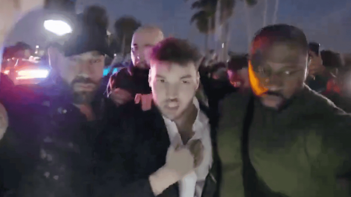 Jaw-dropping moment gunshots are heard during streamer's event before ...