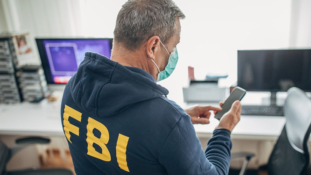 FBI issue warning to Android and iPhone users as attacks increase by ...