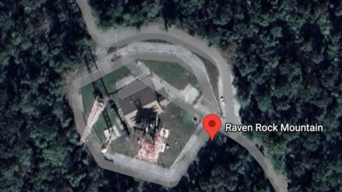 Inside top secret bunker where 7,000 Americans will go if nuclear war ...
