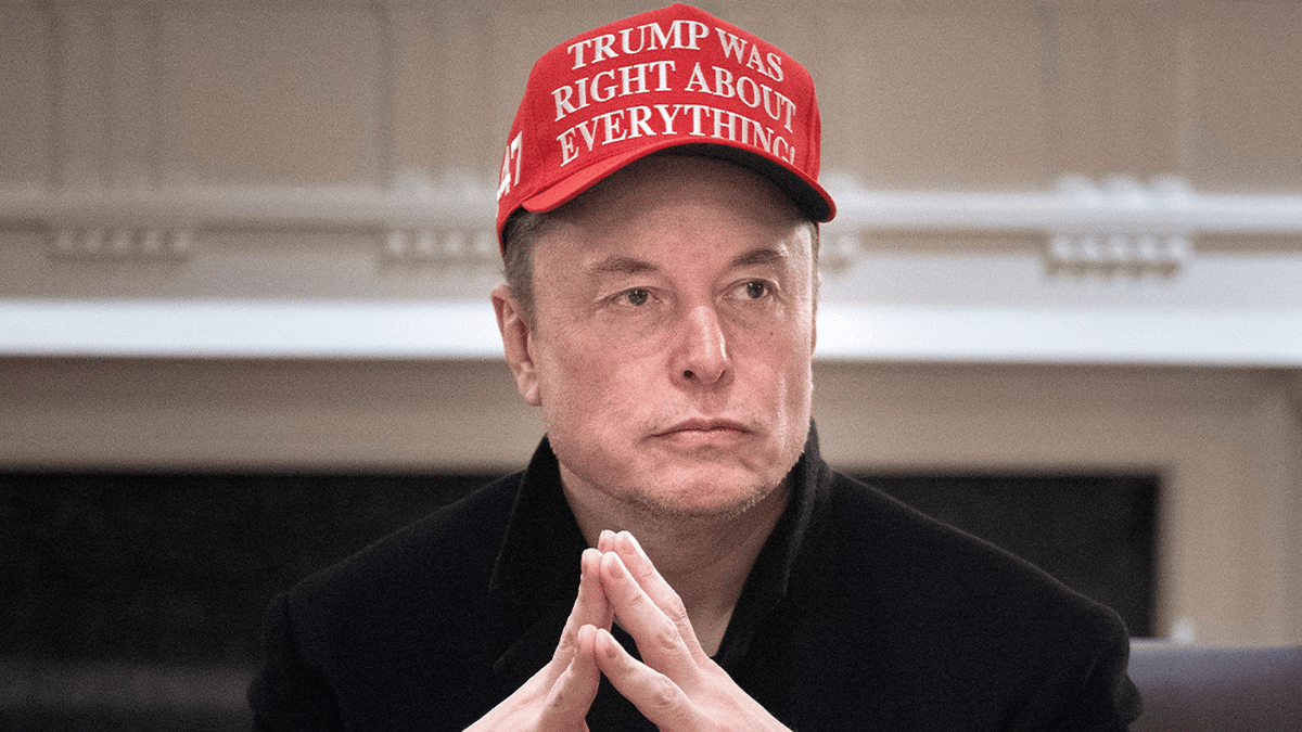 Elon Musk wears new MAGA hat with 'big message' on at Trump's latest ...