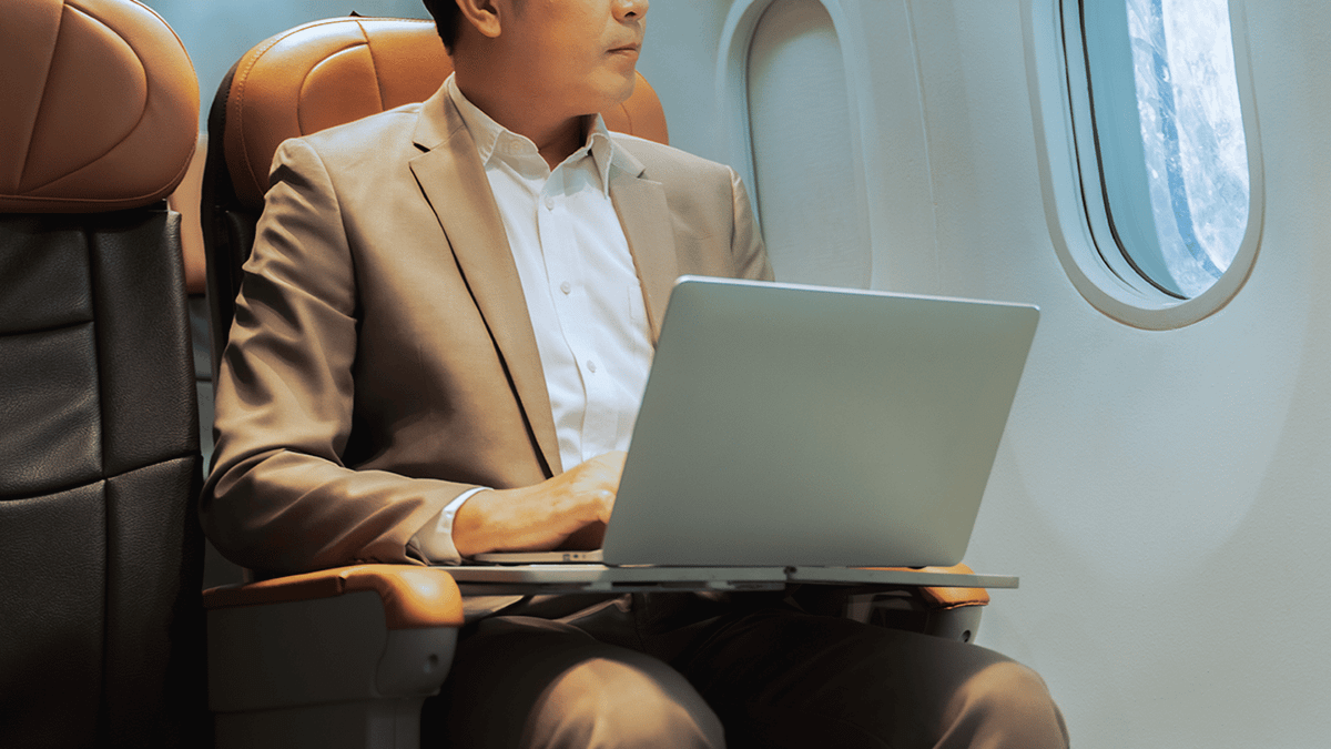 Flight forced to be diverted after passenger announced his laptop was ...