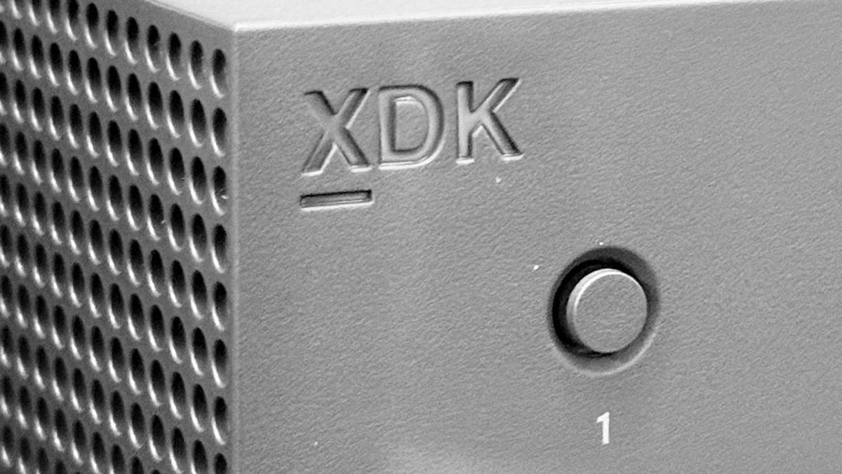 'Sneak Peek' of Xbox Hardware Suggests Project Helix Has 1 Ancient Feature