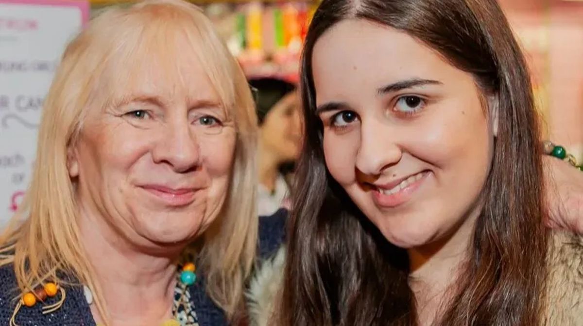What happened to girl who faked brain tumour to fool celebrities and ...