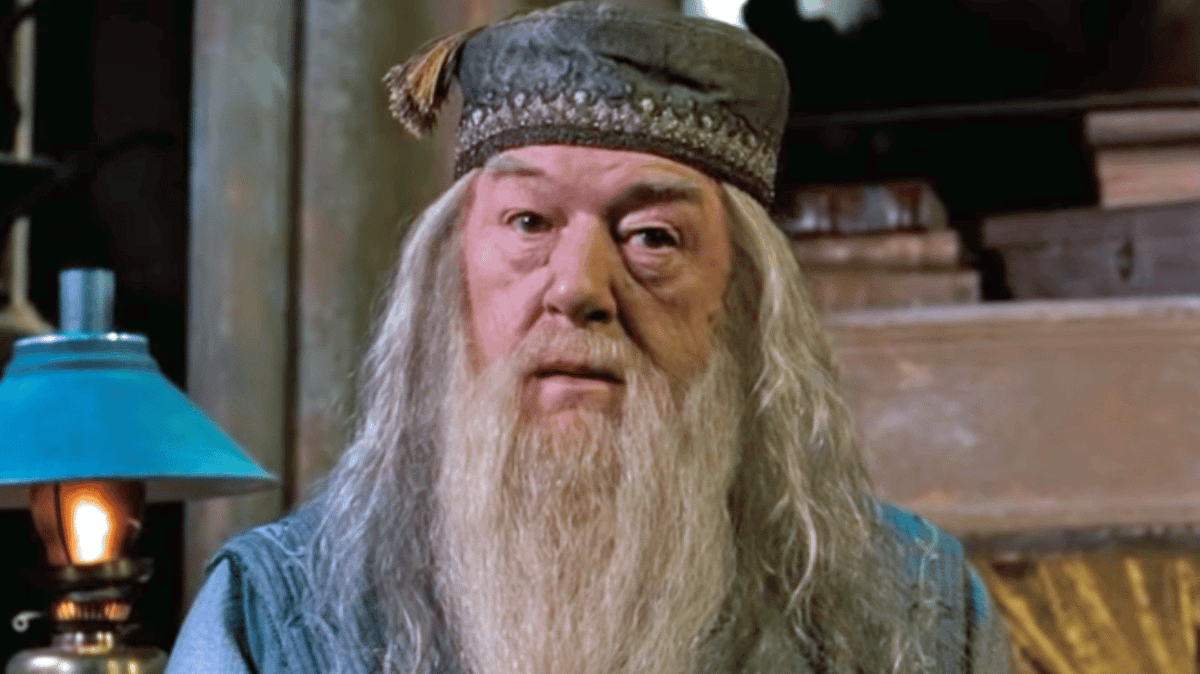 Hollywood legend nears deal to be cast as Dumbledore in new Harry ...