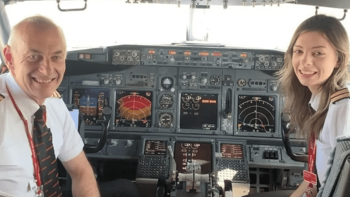 Father and daughter pilots fly plane together for the first time