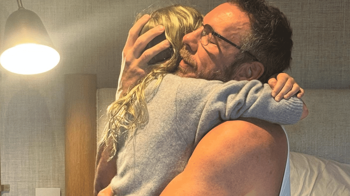 Kristen Bell restricts Instagram comments after backlash over Dax ...