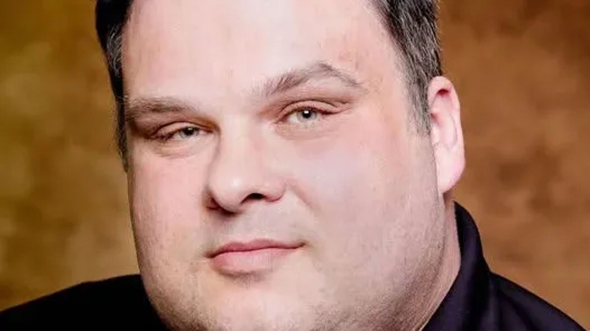 Viral comedian Steve Bridges dies aged 41 as wife shares heartbreaking ...