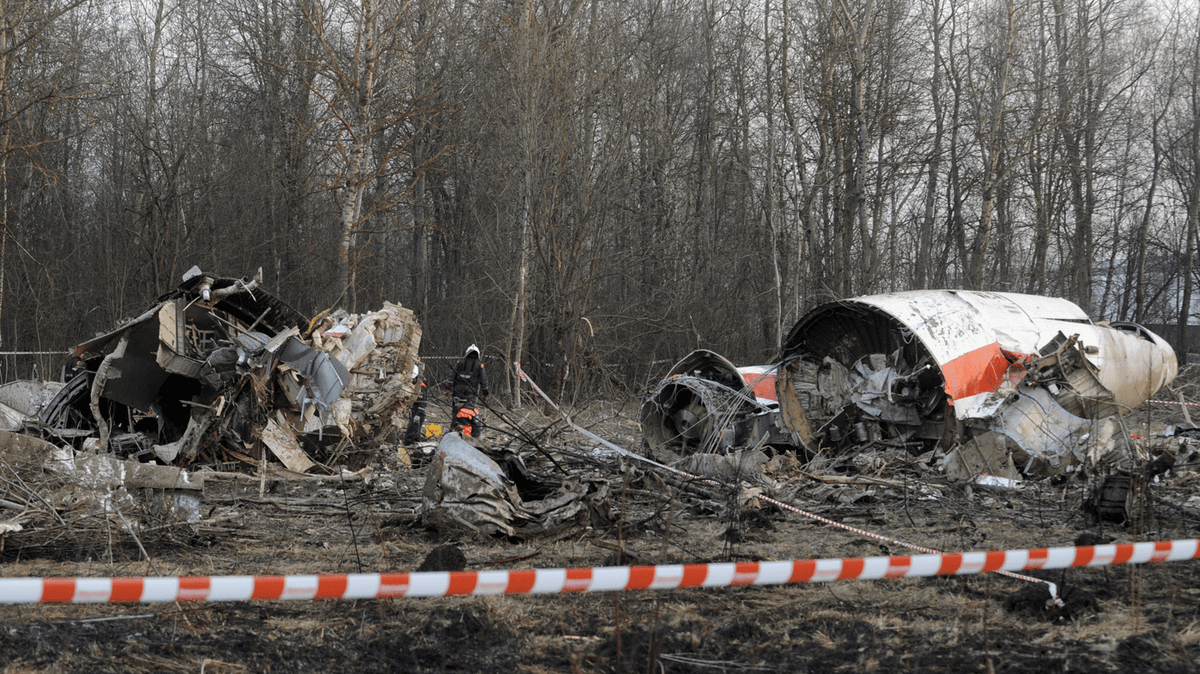 Tragic final words of pilot who crashed plane killing Poland's ...