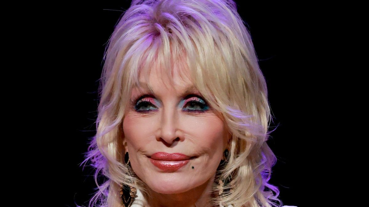 Dolly Parton issues health update in first public appearance in months