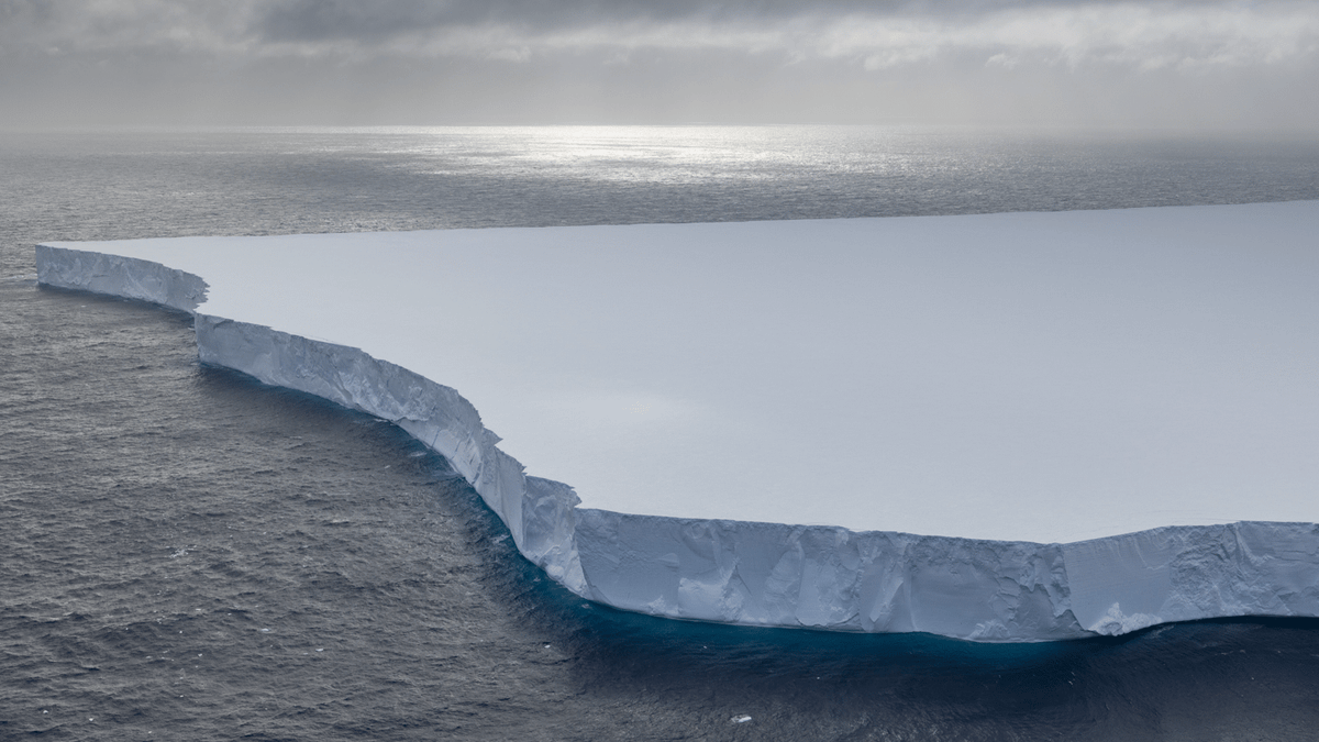 World's largest iceberg weighing one trillion tonnes is falling apart ...