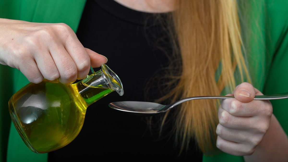 Cardiologist issues warning over olive oil shots after woman showed ...