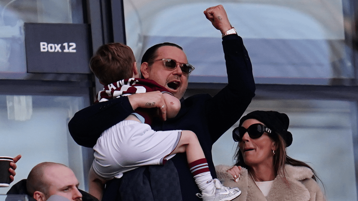 Danny Dyer joins in with X-rated chant about his own daughter
