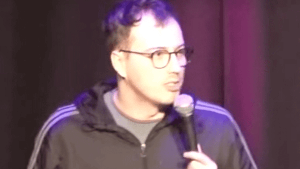 Comedian’s reaction labelled ‘brilliant’ after front row heckler ...