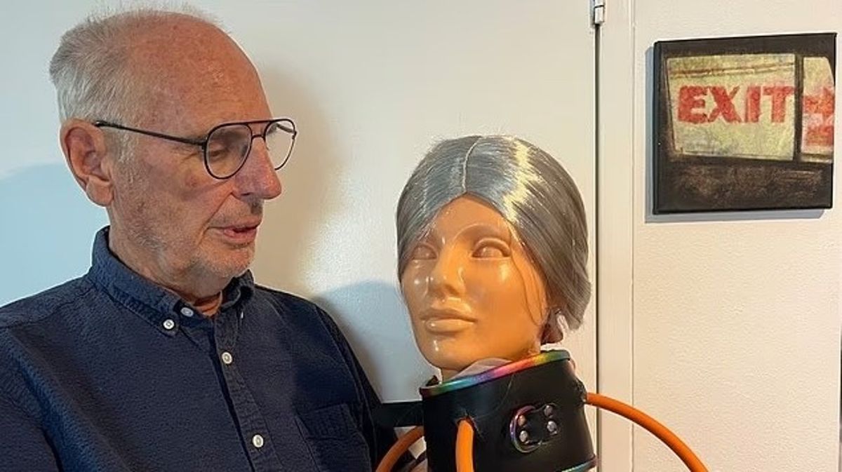 Doctor behind controversial 'suicide pod' shows off brand new device