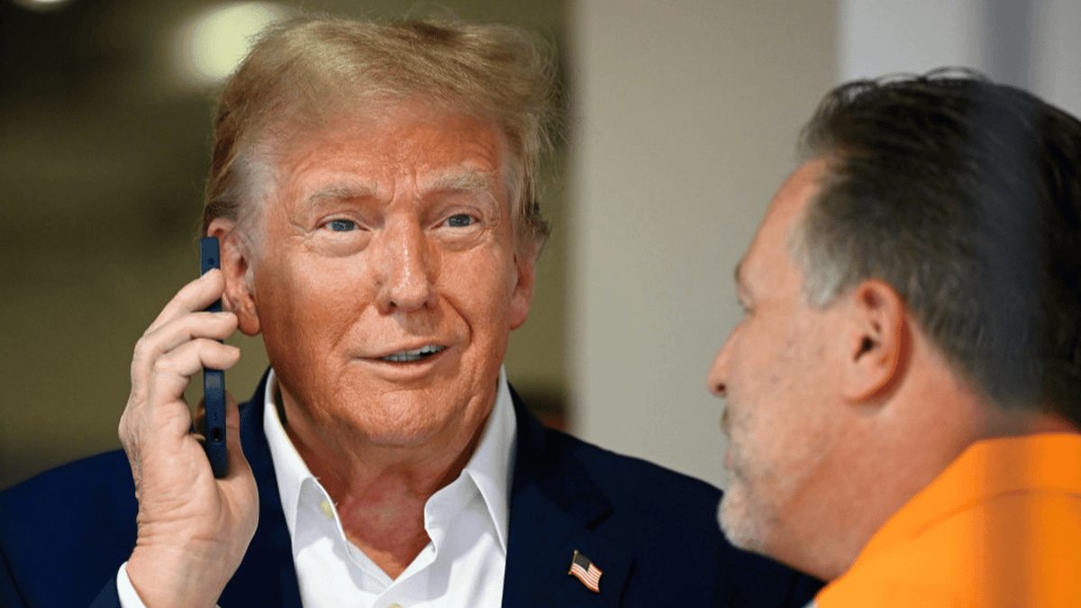 Two reporters cold called Donald Trump and he told them he 'ruled the ...