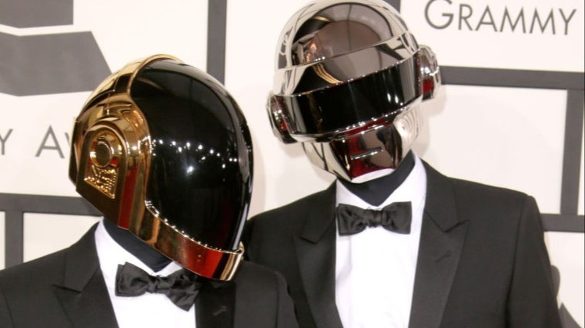 People shocked after seeing what Daft Punk really look like without the ...
