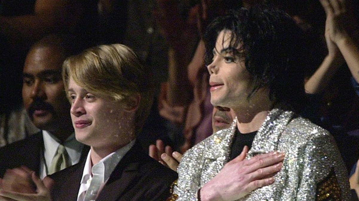 Neverland chef accused Michael Jackson of 'putting his hand in Macaulay ...