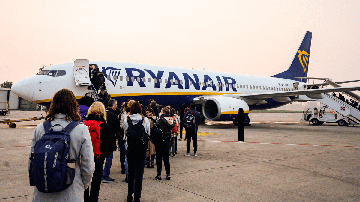 Ryanair introduce hefty new penalty for passengers who arrive at the ...