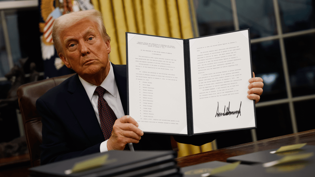 Donald Trump brutally sacks four White House staff in public firings