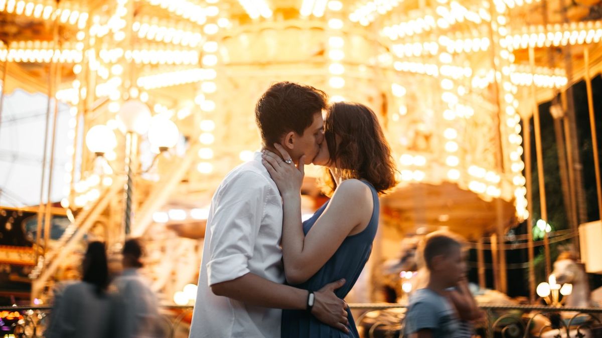 New viral 'stacking' dating trend is making dating 'ruthlessly ...