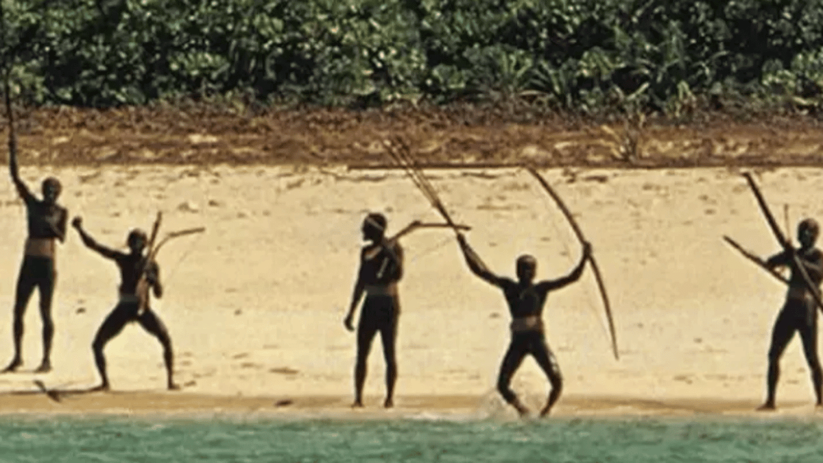 Rare footage shows how world’s most isolated tribe react to contact ...