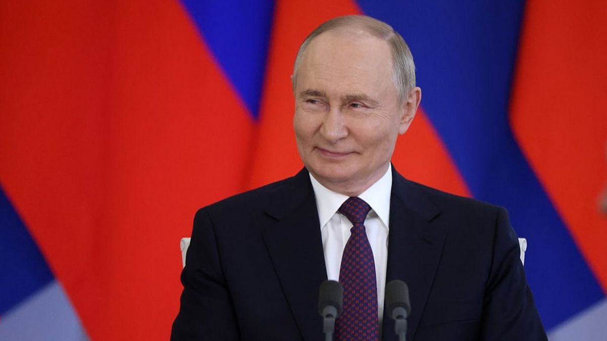 Could Putin be arrested in the US during Trump meeting as people call ...