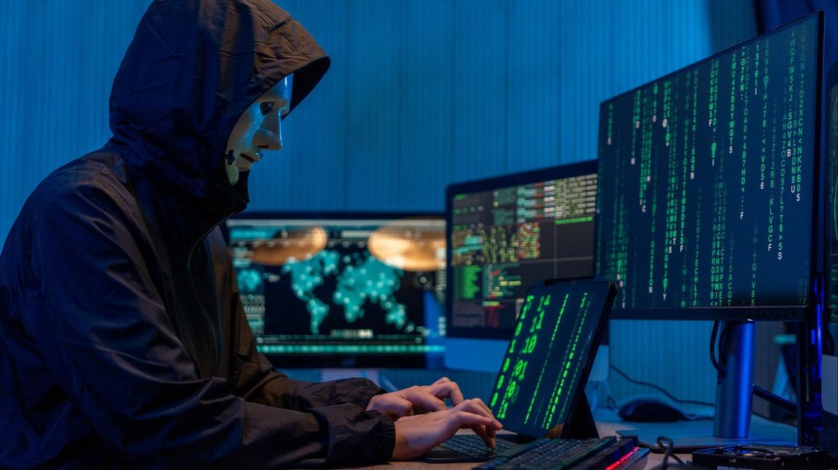 Hacker explains the scariest thing he's seen online after working for ...