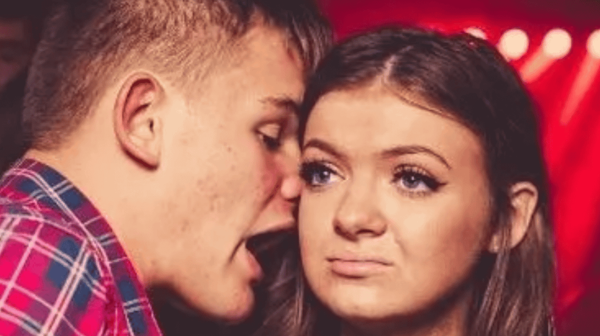 Woman in viral ‘bored club girl’ nightclub photo recreates iconic meme ...