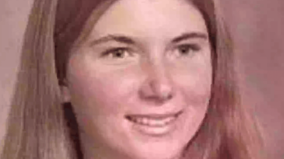Heartbreaking phone call between teenage Disneyland worker and parents ...