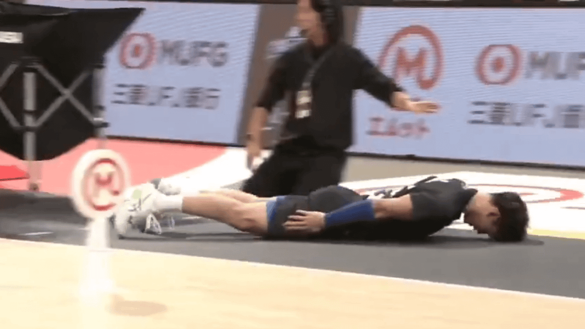 Volleyball player goes viral for dramatic apology after smashing his ...