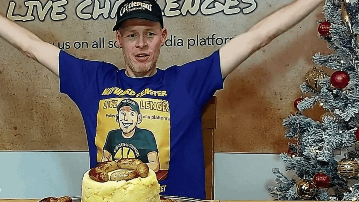 Restaurant refuses to pay out after man smashes 10,000 calorie bangers ...