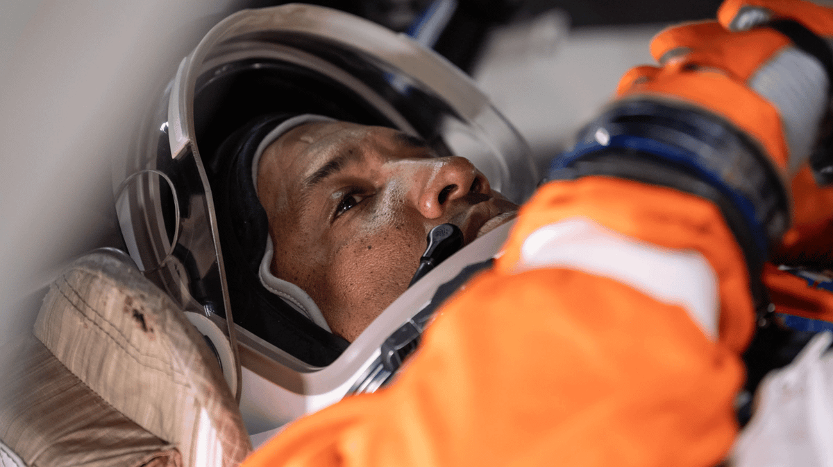 Artemis II pilot sends important first message from space as crew ...