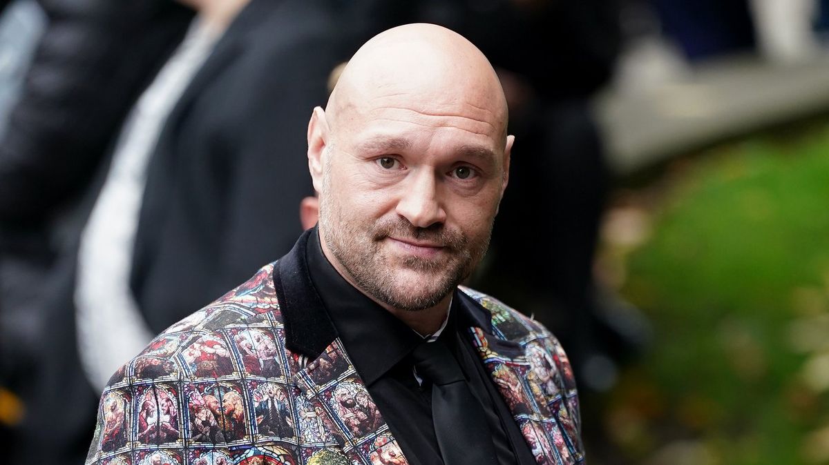 Tyson Fury wears suit with his own face on to Ricky Hatton funeral as ...