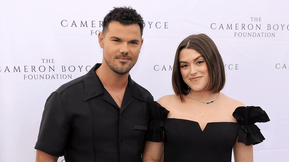 Taylor Lautner opens up on 'roughest things' as she announces pregnancy ...