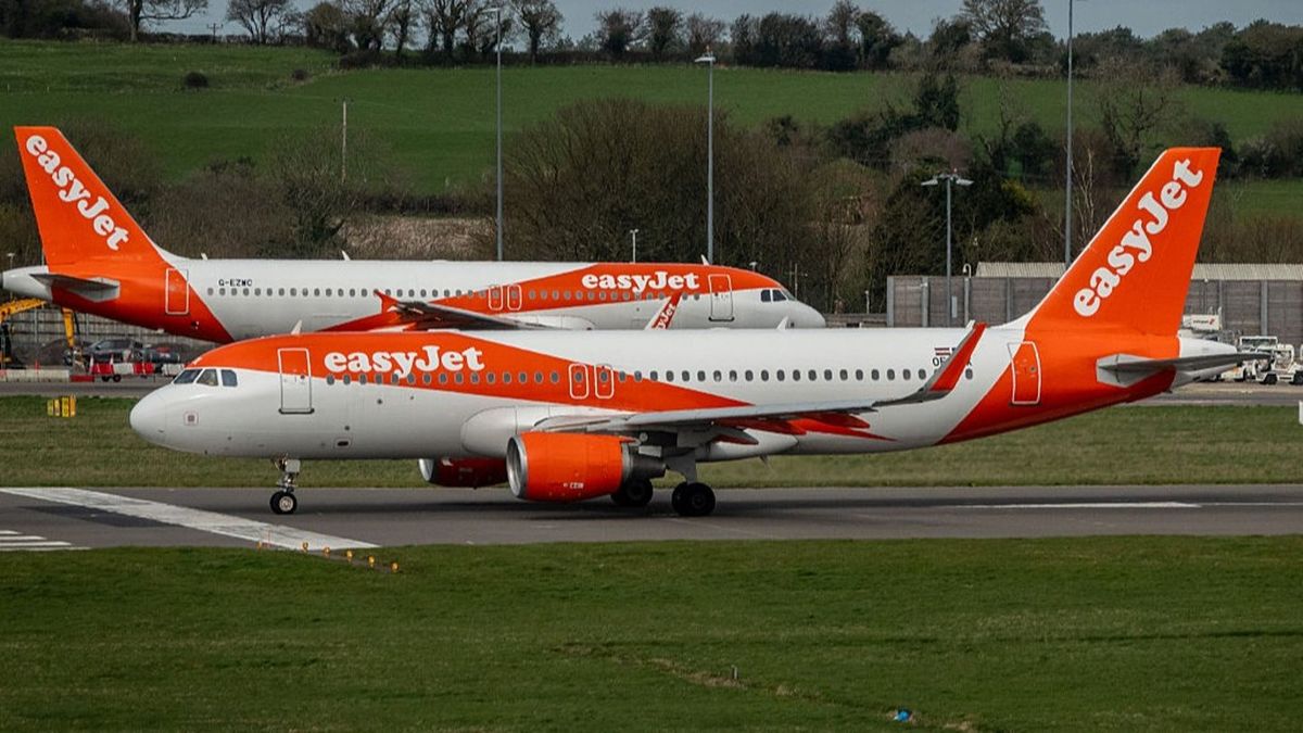 EasyJet flight to UK leaves 122 passengers behind due to new airport rules