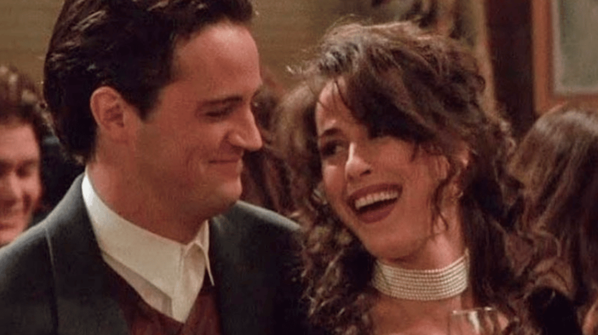 Friends star claims she received a 'beautiful' sign from Matthew Perry ...