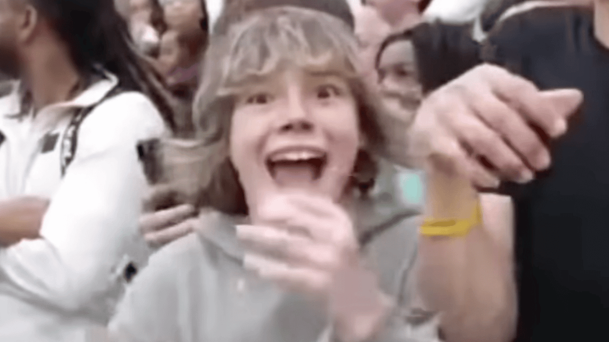 Teacher hits out at ‘6,7’ trend that is getting ‘kids kicked out of ...