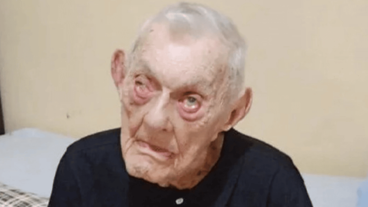 World's oldest man reveals secret to long life after celebrating his ...