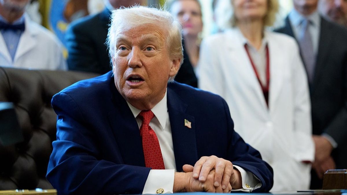 Trump claims Democrats should be named in the Epstein files to ...