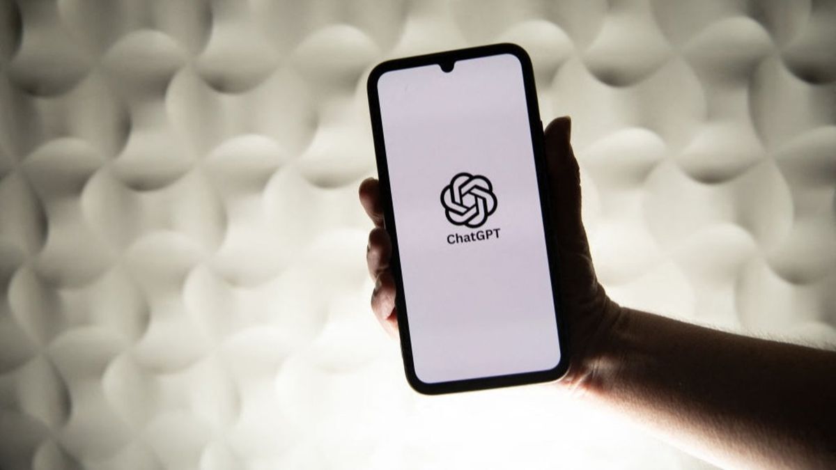 ChatGPT goes down for users worldwide as AI bot stops responding