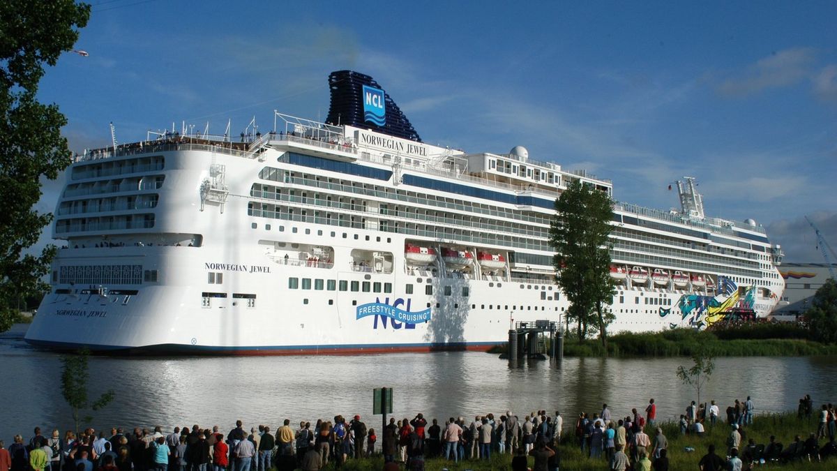 Man dies after falling overboard on Norwegian Cruise Line ship