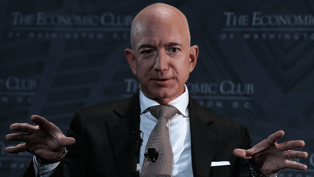 Jeff Bezos explains why he called Amazon customer service mid-meeting ...