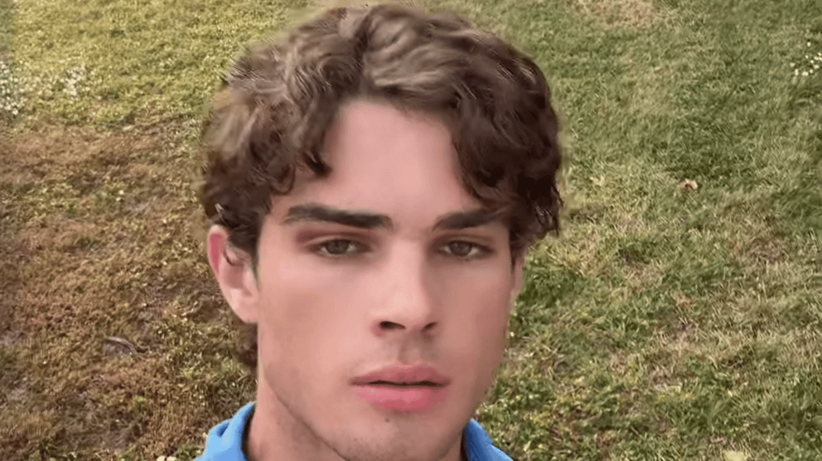 'Jestermaxxing' is bizarre new trend following on from people hitting ...