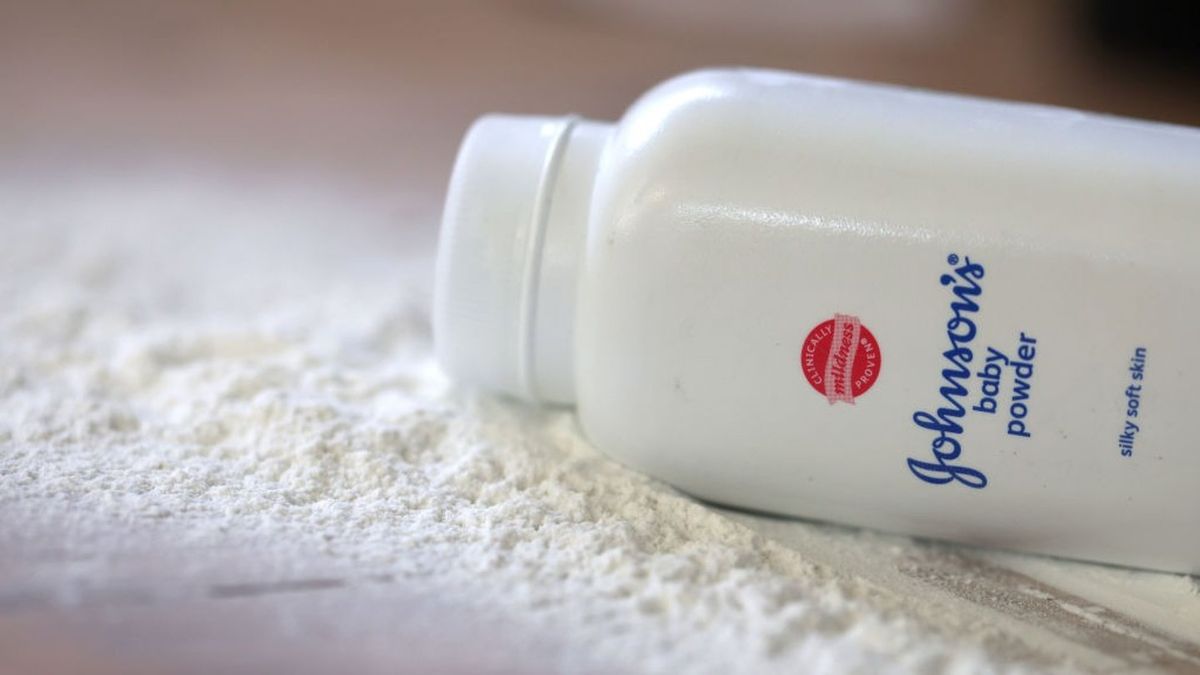 How lawsuit claims talcum powder 'caused cancer' as thousands sue ...
