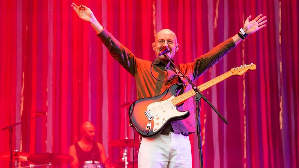 Bombay Bicycle Club announces surprise UK gig with ‘dream’ support acts
